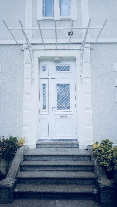 Pose d'une porte Athéna avec imposte en Loire-Atlantique